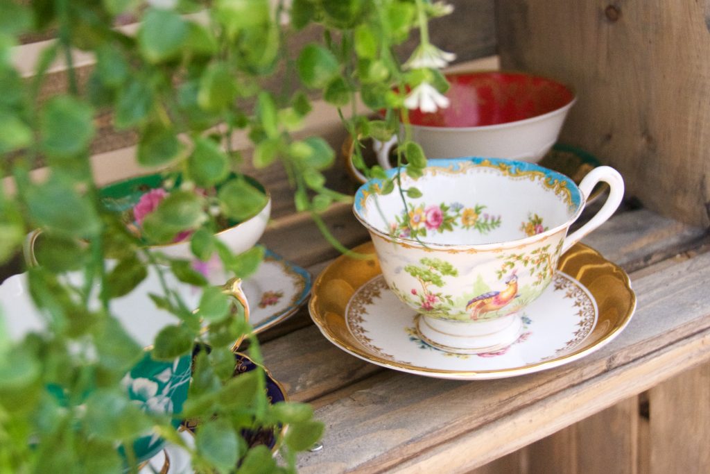 Wooden Crate Display Shelves DIY – Eclectic Spark